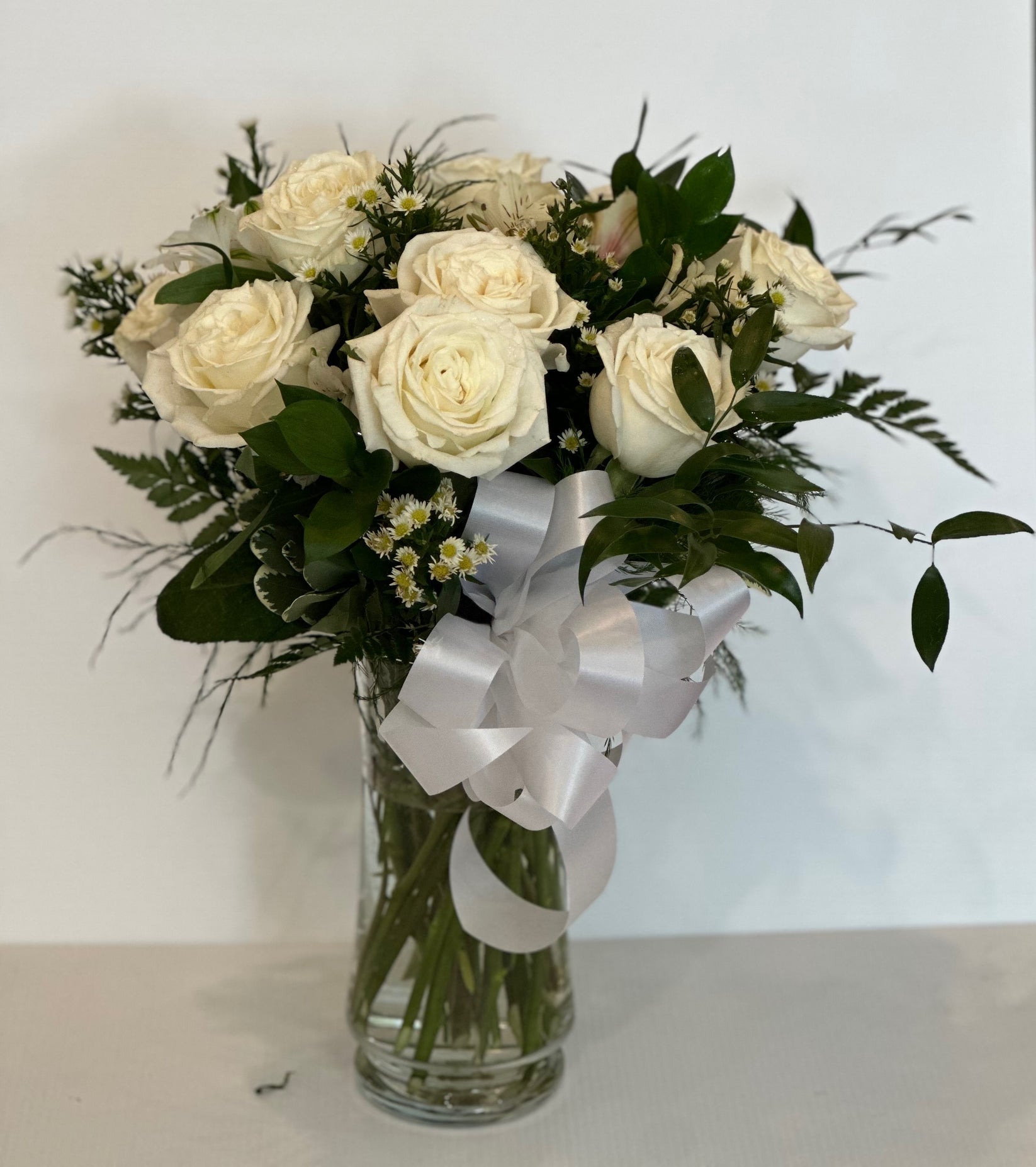 1 Dozen White Playa Blanca Roses – BloomsByMarie